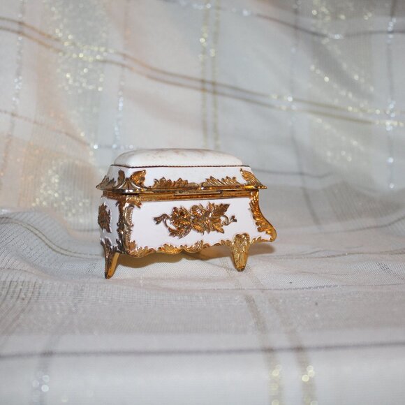 JAPAN | Accents | Music Box Gold Guild Porcelain Top Piano Made In ...